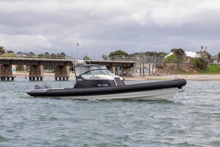 Pacific7 RHIB 12M Workboat to Hire New Zealand (1 of 4)